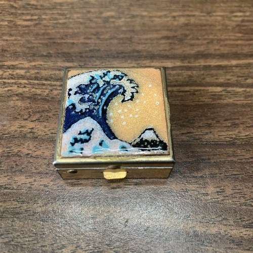 Vintage Kanagawa Wave Japan Cloisonné Enamel Gold-tone Floral Pill Box ...