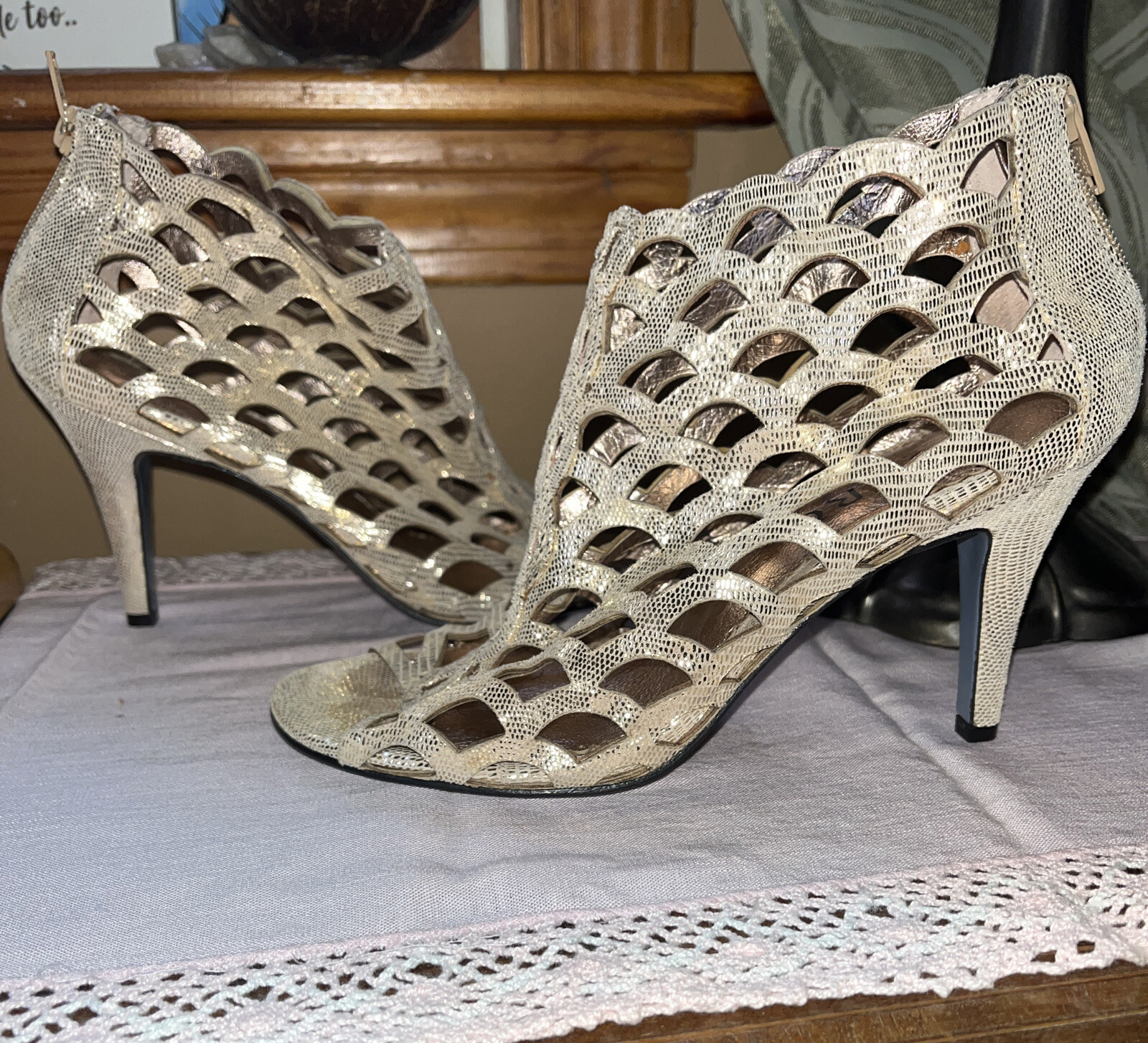 Womens ASHRO Gold Leather Mermaid Scale High Heel Size 7 Shoe | eBay