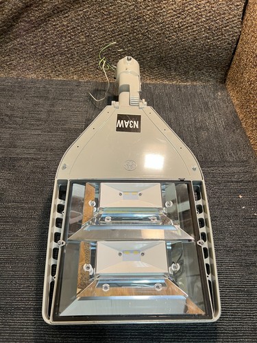 Current Evolve GE Led Area Light EALP030N3A 93304771 120-277V 50/60 Hz ...