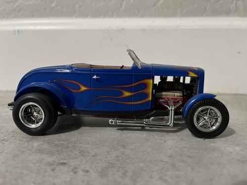 1/24 Scale Model 1932 Ford Hot Rod Blue With Flames Old School Vibes | eBay