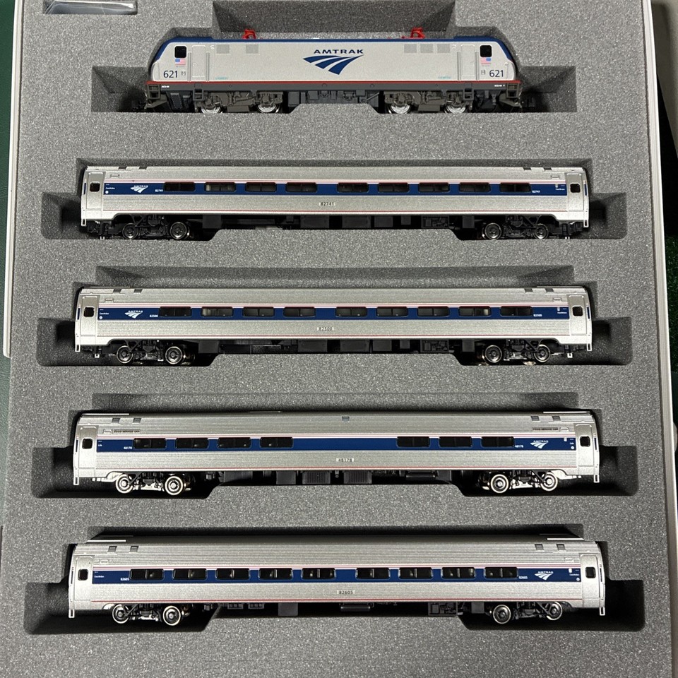 Kato 106-8001 Amtrak ACS-64 & Amfleet I N Gauge Bookcase Train Set (Set ...