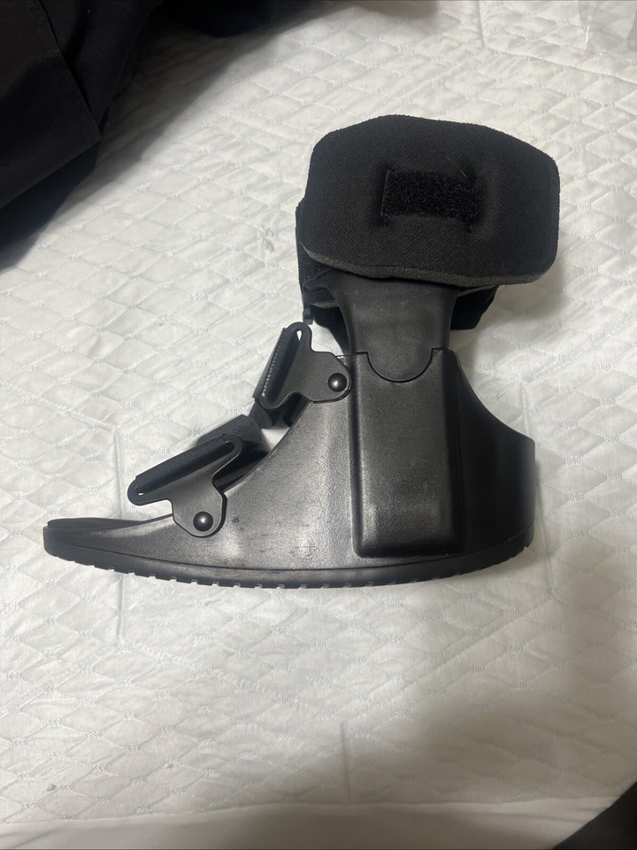 United Ortho USA14013 Short Cam Walker Fracture Boot, Small, Black | eBay