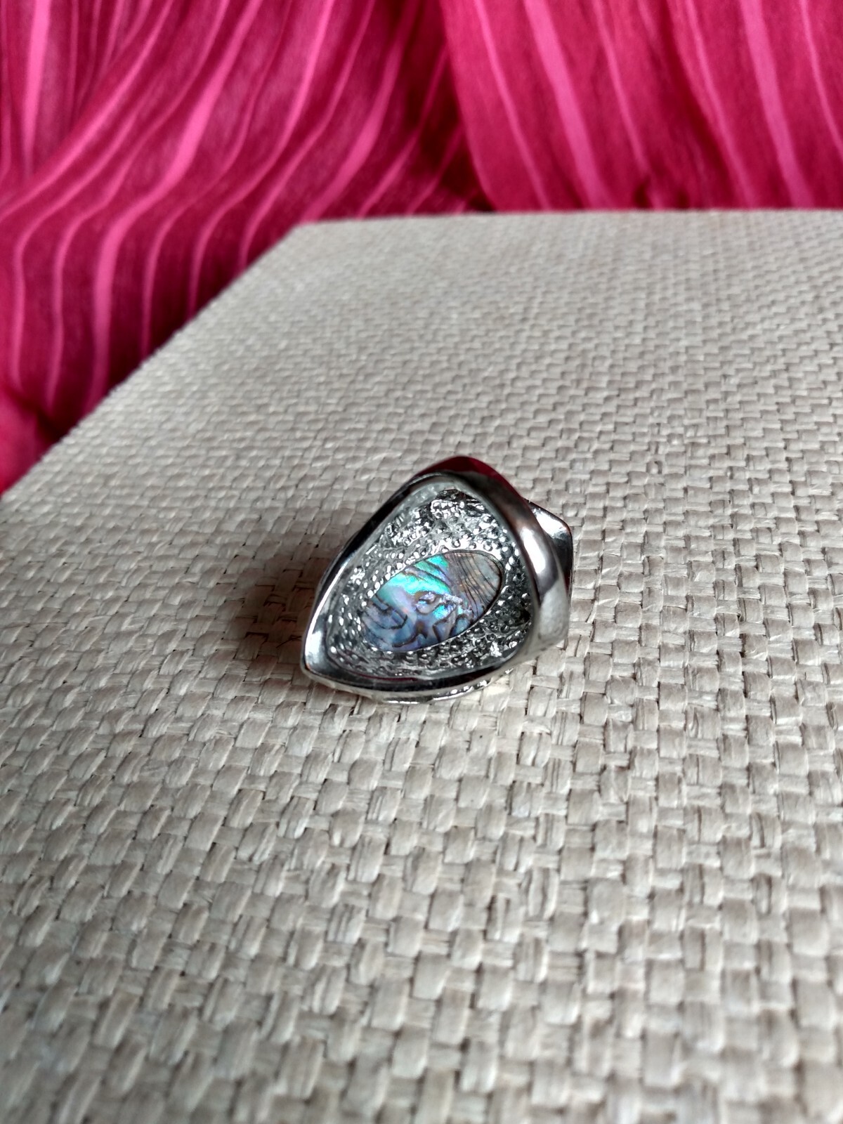 vintage large ring abalone shell oval shaped size M/N - Gem