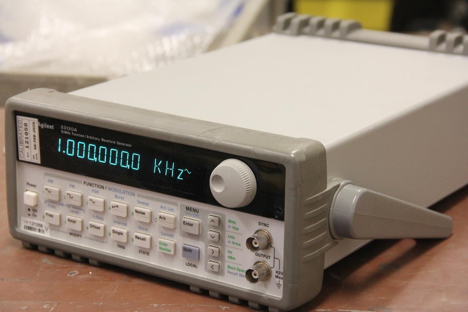 HP Hewlett Packard 33120A Function and Arbitrary Waveform Generator ...