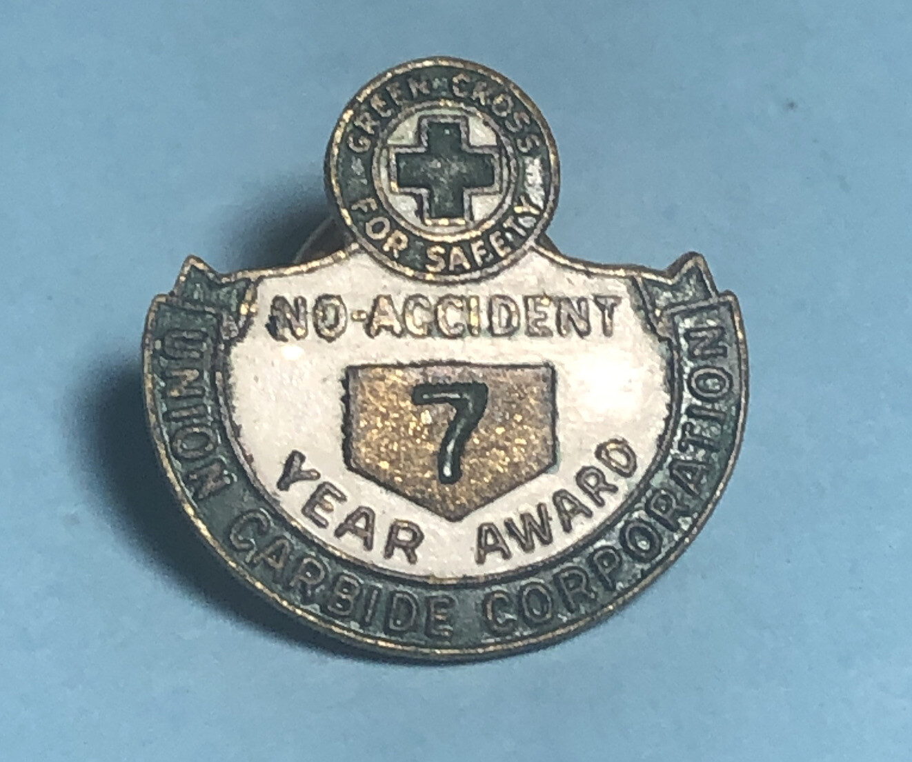 Union Carbide Green Cross For Safety 7 Year Safety screw back Pin | eBay