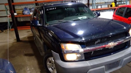 Driver Headlight With Lower Body Cladding Fits 02-05 AVALANCHE 1500 ...