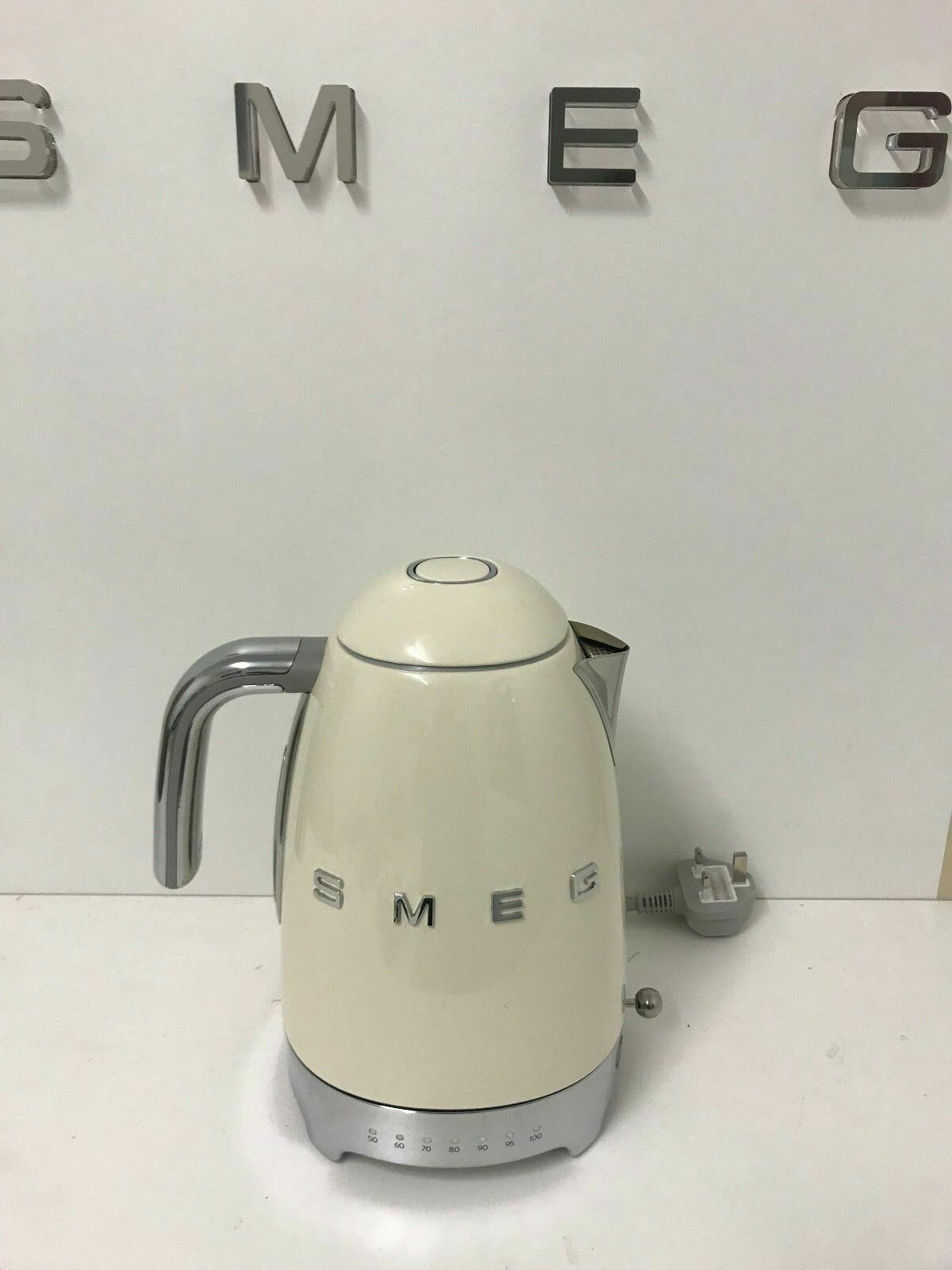 Smeg KLF04 50's Retro Kettle, Choice of Colour, Customer Return, Dent ...