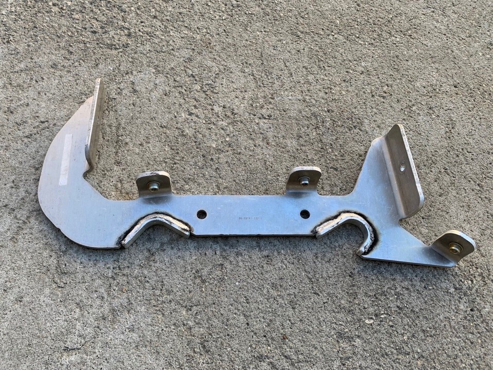 06-75751-000 Freightliner Battery Box Bracket | eBay