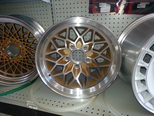 TRANS AM 15X8 ALUMINUM SNOWFLAKE WHEEL KIT W/ CENTER CAPS & LUG NUTS ...