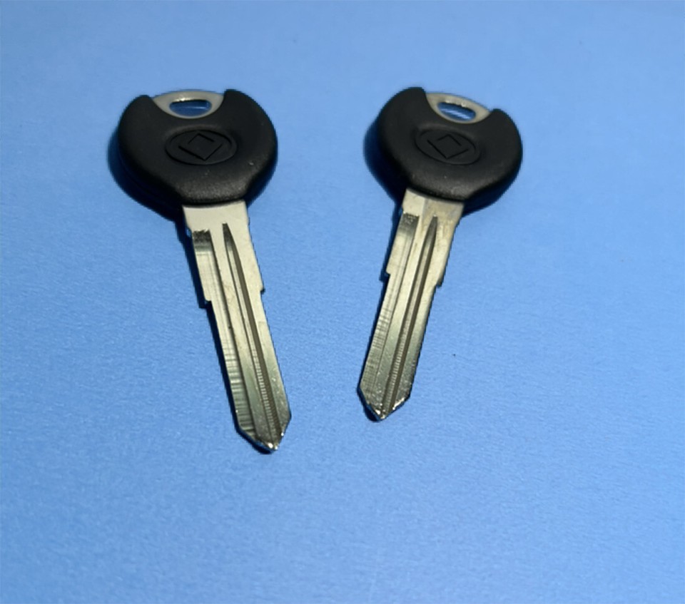 Uncut Ignition Key Blank Fits Mazda 323 929 MX-3 MX-5 RX-7 Miata ...