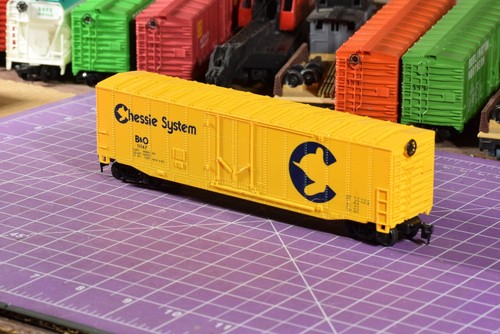 track ready Bachmann 3.6 oz Chessie System 50'box car plastic couplers ...