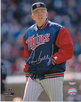 TOM KELLY MINNESOTA TWINS ACTION SIGNED 8x10 | eBay