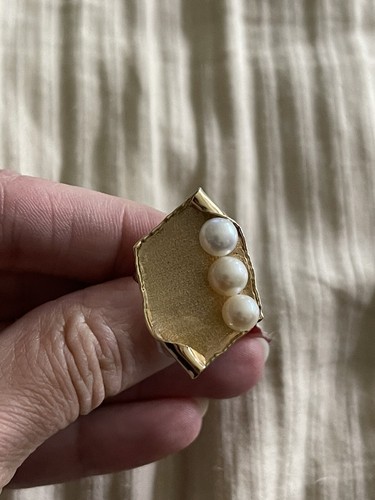 14K Gold Italy Ring with 3 White Pearl Accents | eBay