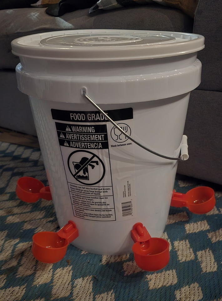 Food-Grade Chicken/Poultry Water Dispenser Buckets w/ Red Cups(Auto ...