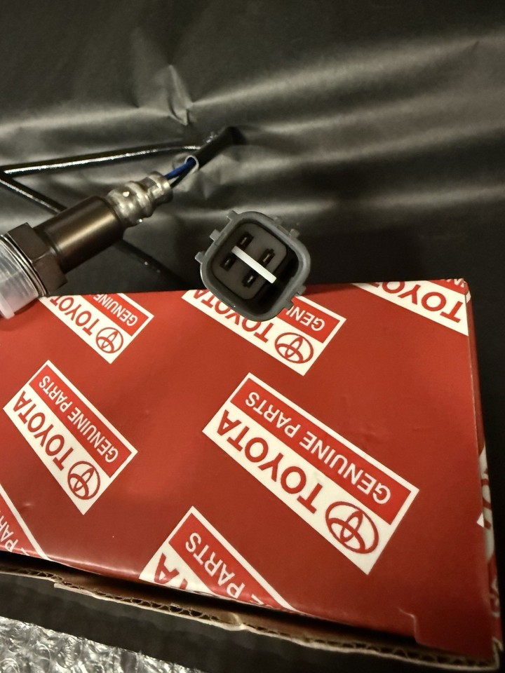 Toyota Genuine OEM Right Oxygen Sensor Air Fuel Ratio 89465-42100 | eBay