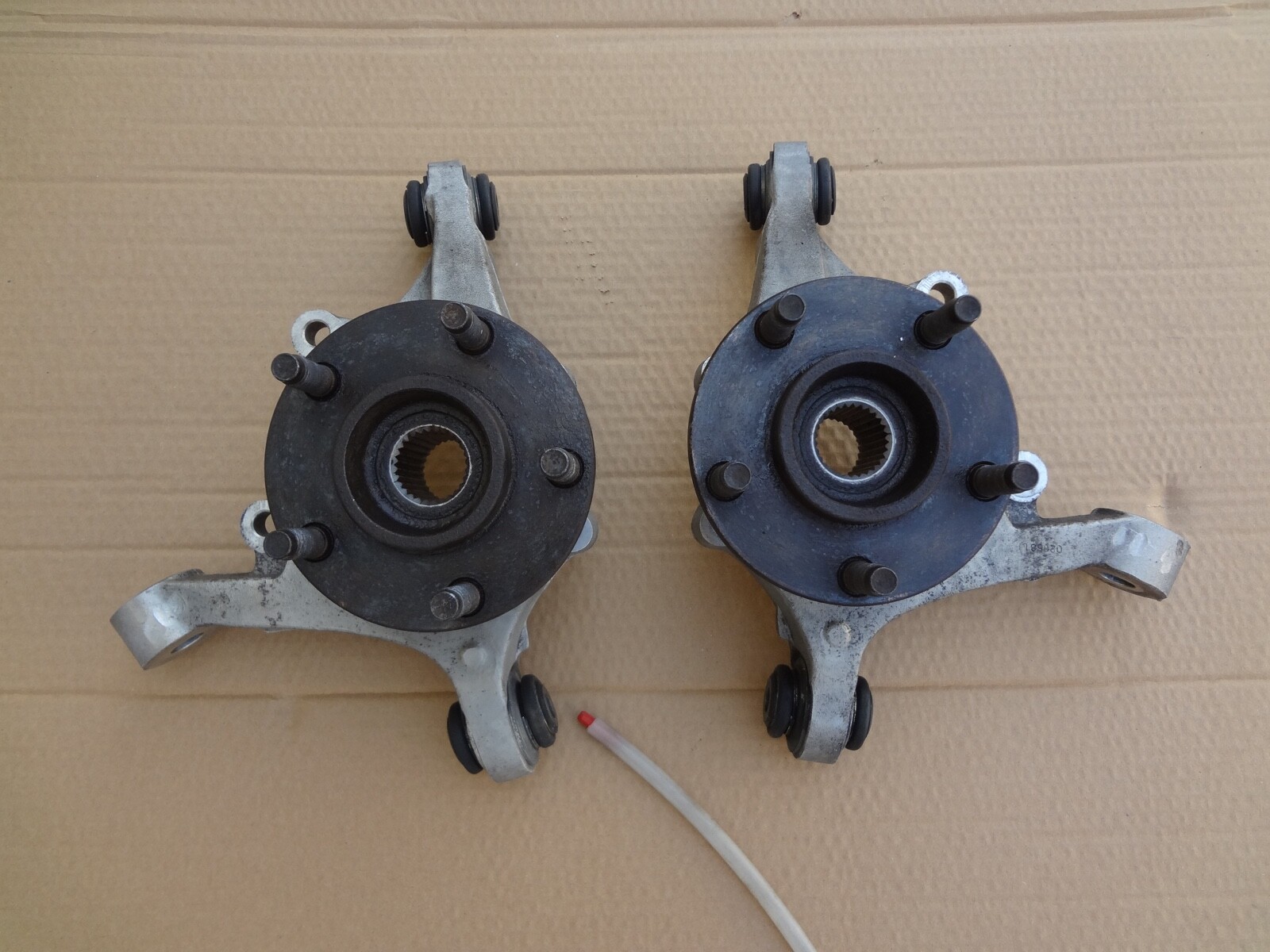 2003 - 2004 MUSTANG SVT COBRA 4.6 IRS LH & RH SPINDLE HUBS OEM SKU ...