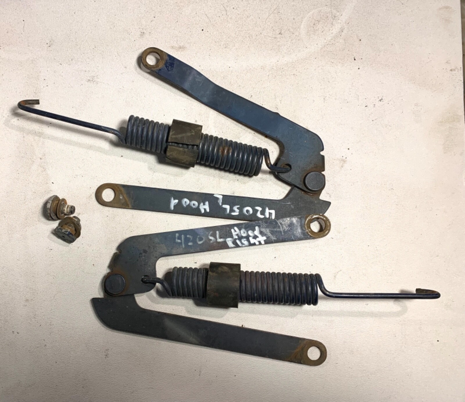 Set of Hood Hinges & Springs off 1976 Mercedes Benz 280SL. R107 —-T2 | eBay