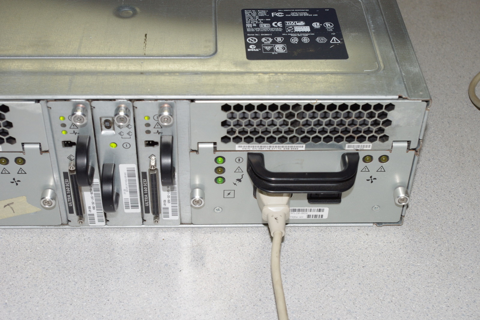 Dell Powervault 220S Network Storage Server w/ 2 SCSI Controls & RAID ...