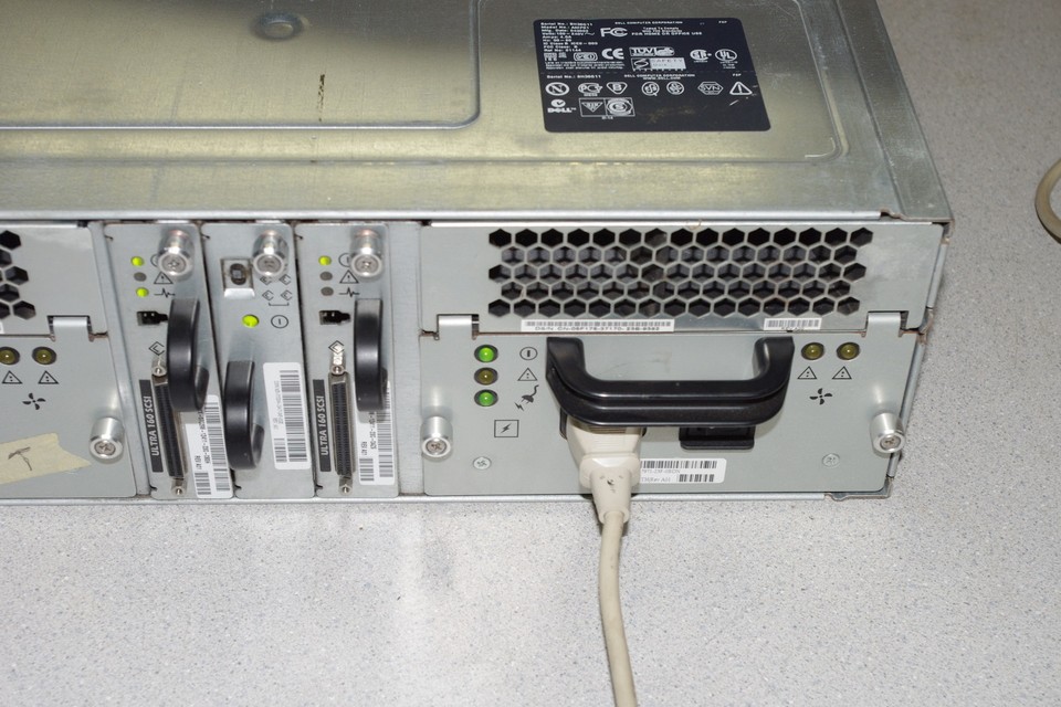 Dell Powervault 220S Network Storage Server w/ 2 SCSI Controls & RAID ...