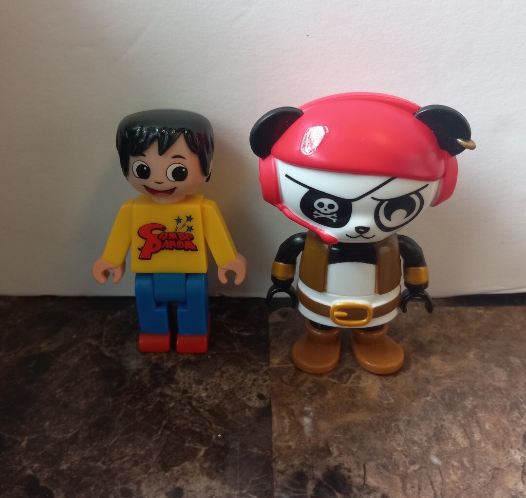 Ryan's World 3" Ryan W/ Combo Panda Shirt & Combo Panda Pirate Action ...