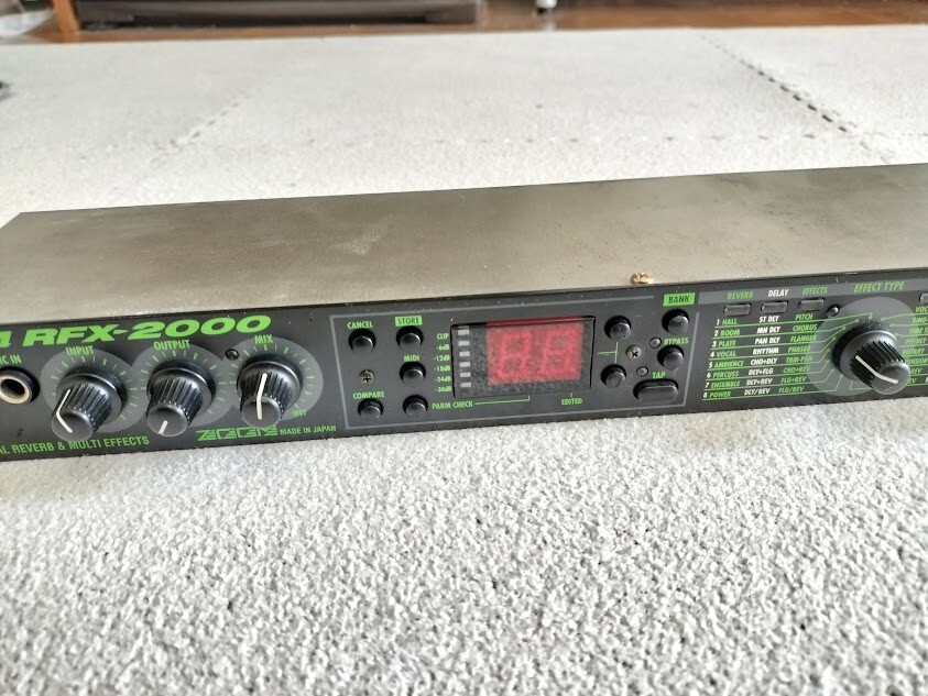 ZOOM RFX-2000 Digital Reverb & Effects 1U Rack Unit Used Free Shipping ...