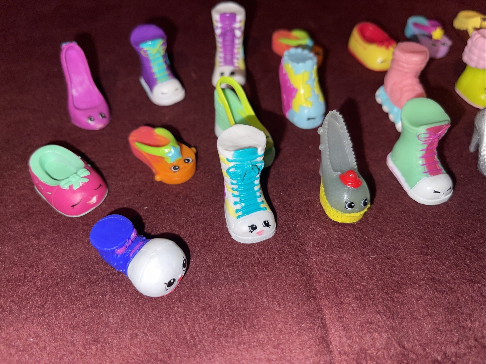 Shopkins Toy Lot of 23 Shoes High Heels Boots Sandals Slipper Glow ...