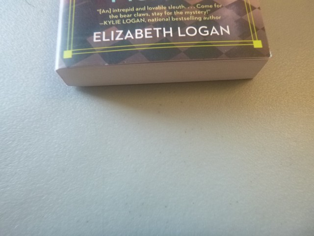 An Alaskan Diner Mystery Ser.: Mousse and Murder by Elizabeth Logan ...