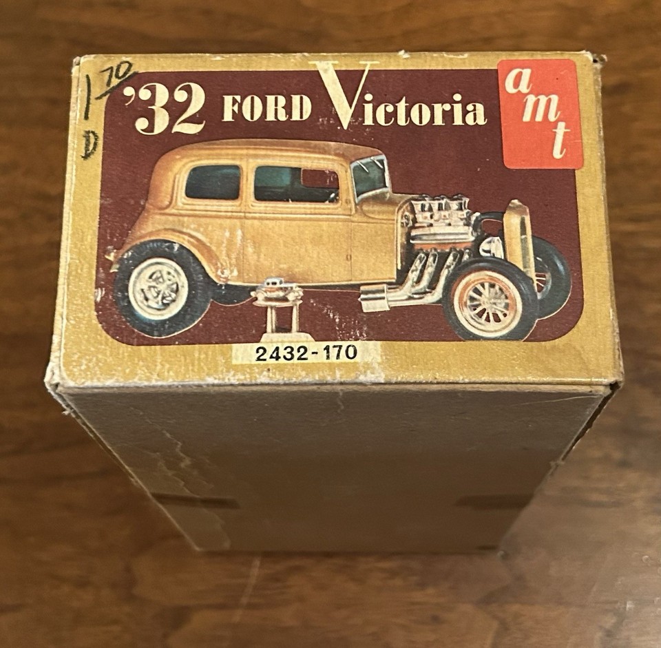 AMT 1932 FORD VICTORIA CAR 1/25 SCALE MODEL KIT OPEN BOX PARTIAL BUILT ...
