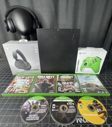 Microsoft Xbox One X (1787) 1TB Black - Game console Bundle w/ 7 Games ...