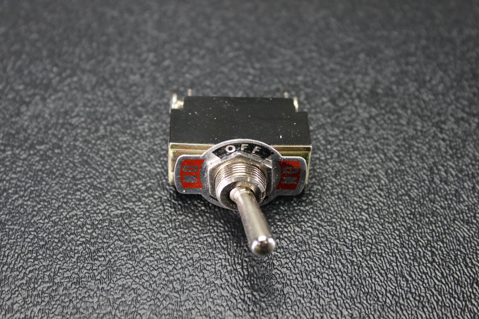 TOGGLE SWITCH SPDT CENTER OFF TOGGLE 10 AMP 250V 15 AMP 125V 3 PIN EC ...