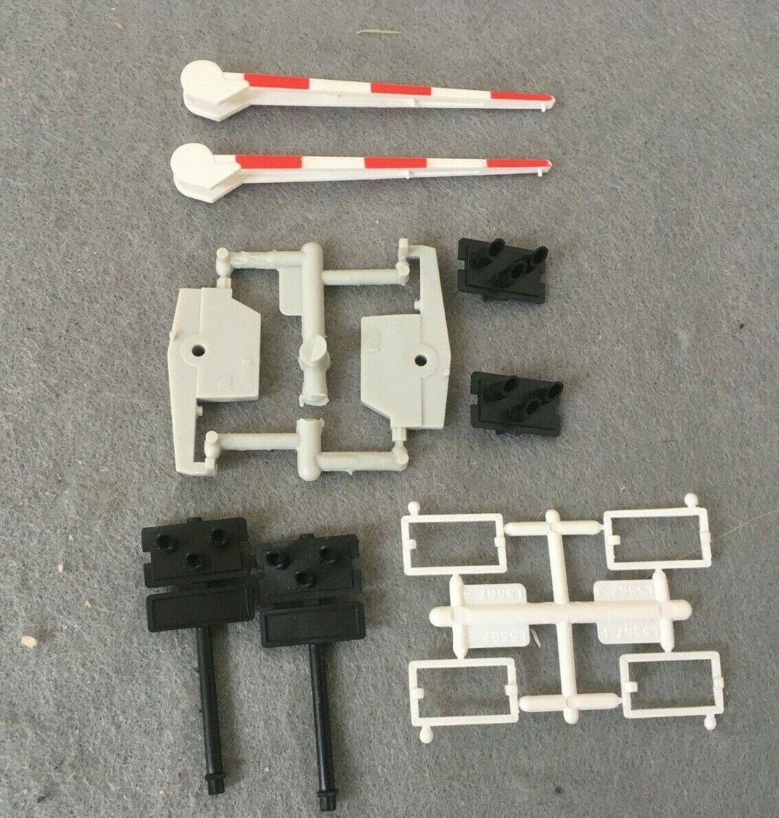 Hornby R636 & R645 Double & Single Track Level Crossing + Gates or ...