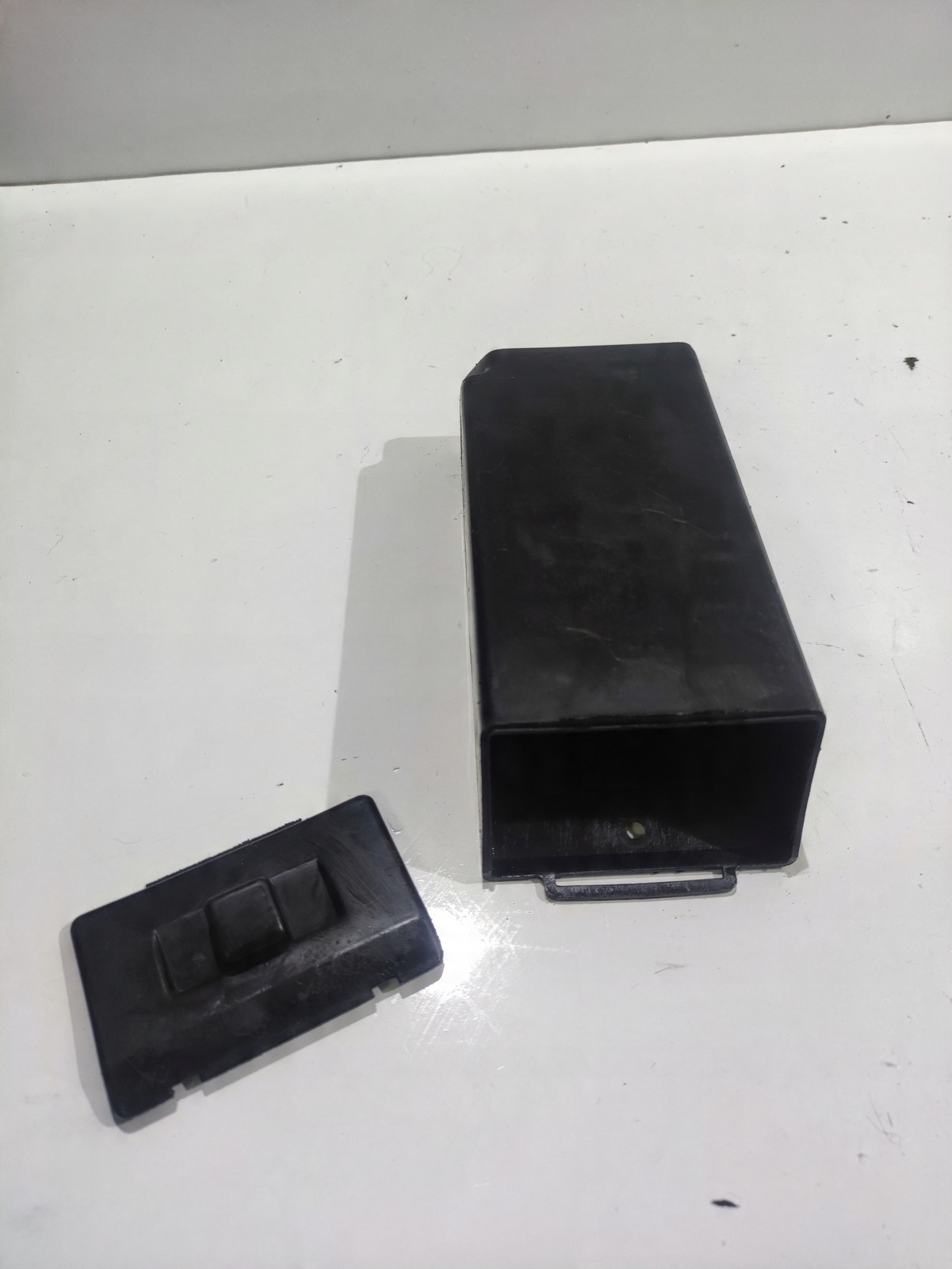 Kawasaki OE GPX.2122232425262728 GPX 600 Storage Compartment | eBay UK