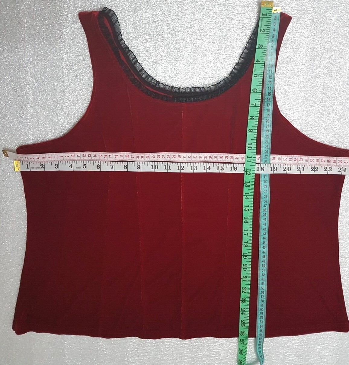 THE PYRAMID COLLECTION Stunning Red Velvet Sleeveless… - Gem