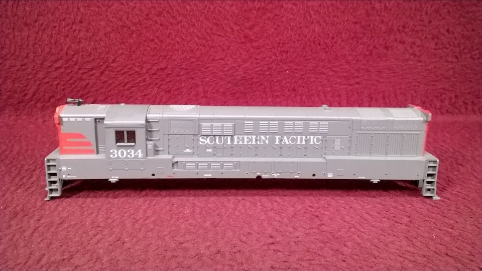 HO ATHEARN FM TRAINMASTER DIESEL LOCOMOTIVE SHELL - SOUTHERN PACIFIC ...