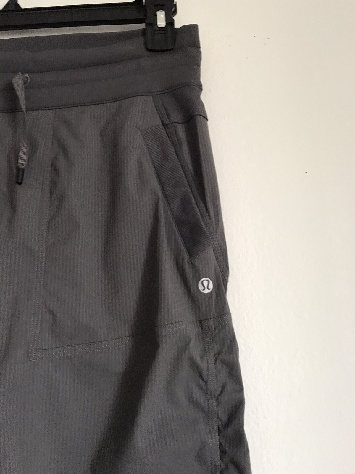 LULULEMON DRAWSTRING WAIST CROPPED PULL-ON DRAWSTRING HEM POCKET PANTS ...