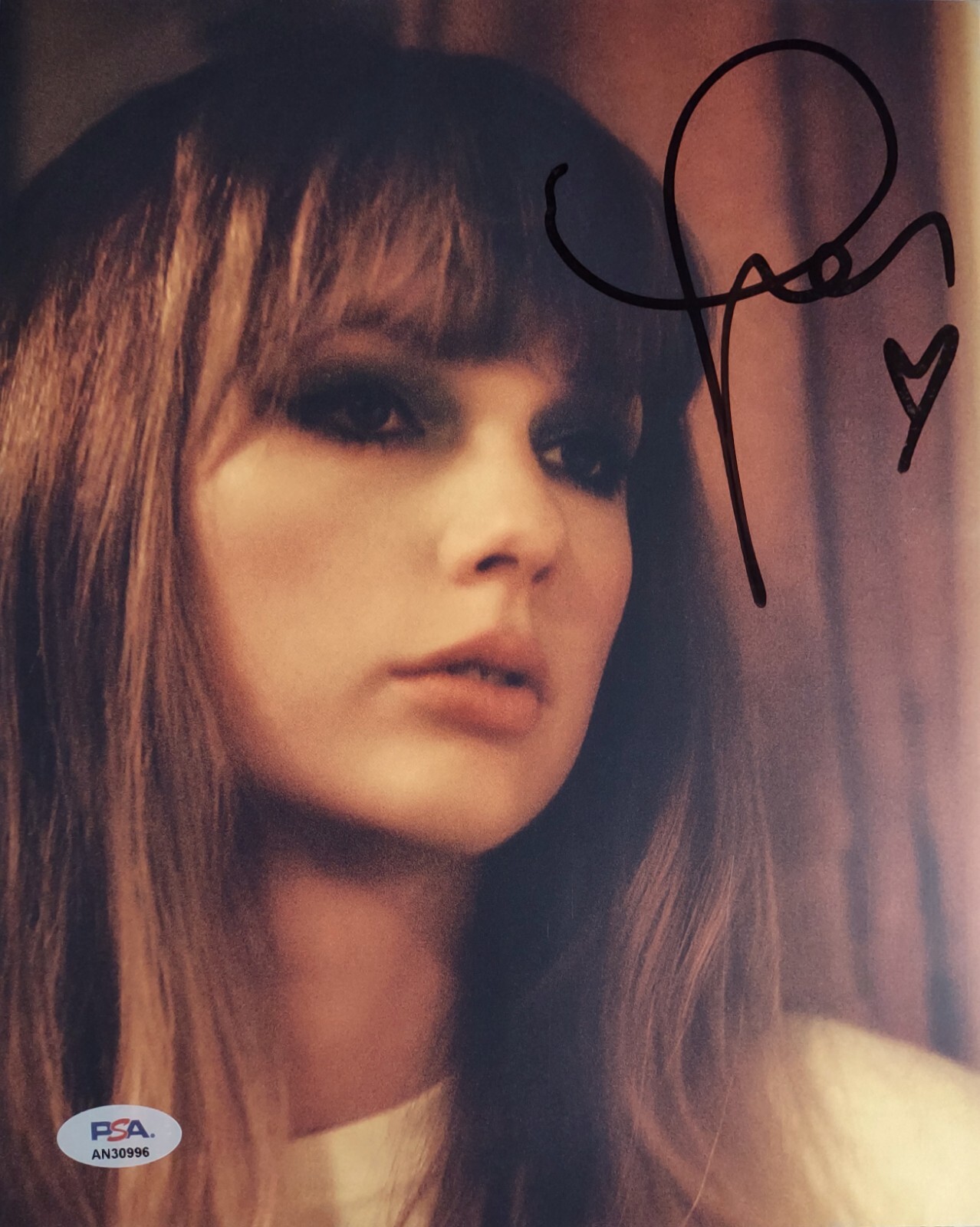 EXTREMELY RARE POSE WITH HEART! Taylor Swift Signed Midnights 8x10 ...