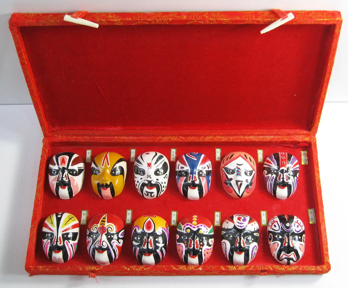 Traditional Chinese Opera Makeup