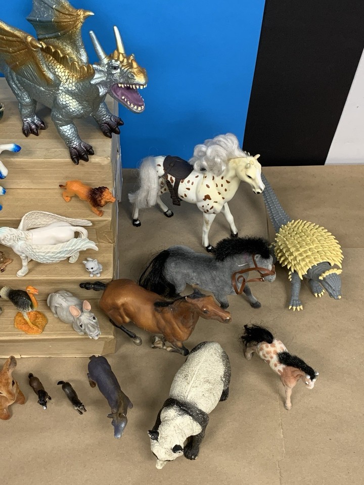 Vintage - Modern 33pc Animal Lot Plastic Rubber Resin Dragons Dinos ...