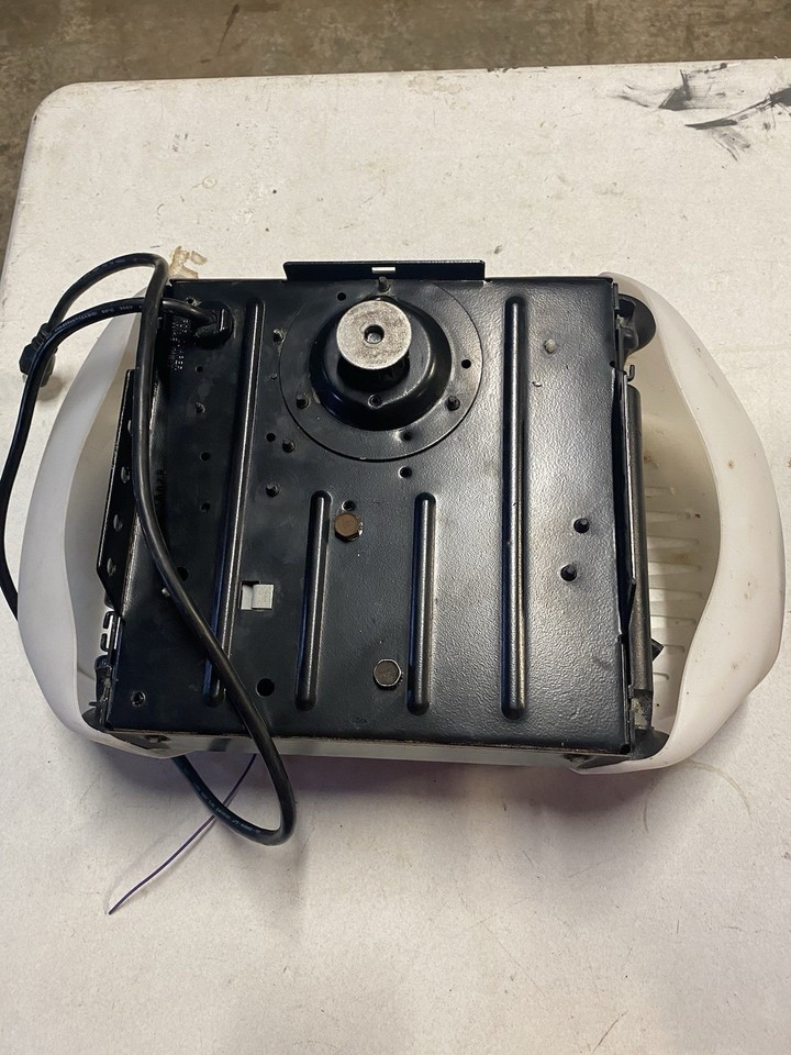 Liftmaster Chamberlain 1/2 Hp Belt Drive Garage Door Opener Model ...