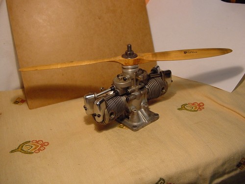 Vintage Saito FA-90T Twin 4 Stroke Glow RC Airplane Engine, W / Prop ...