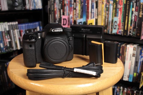 Canon EOS 70D 20.0MP DSLR w/ Batteries & Charger (Flash Issue - See ...
