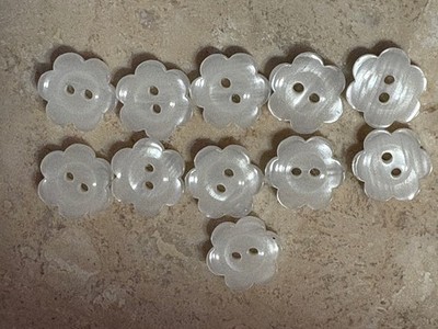 Set of 11 Matching Pearly White Vintage Flower Buttons 1/2" Round Sew ...