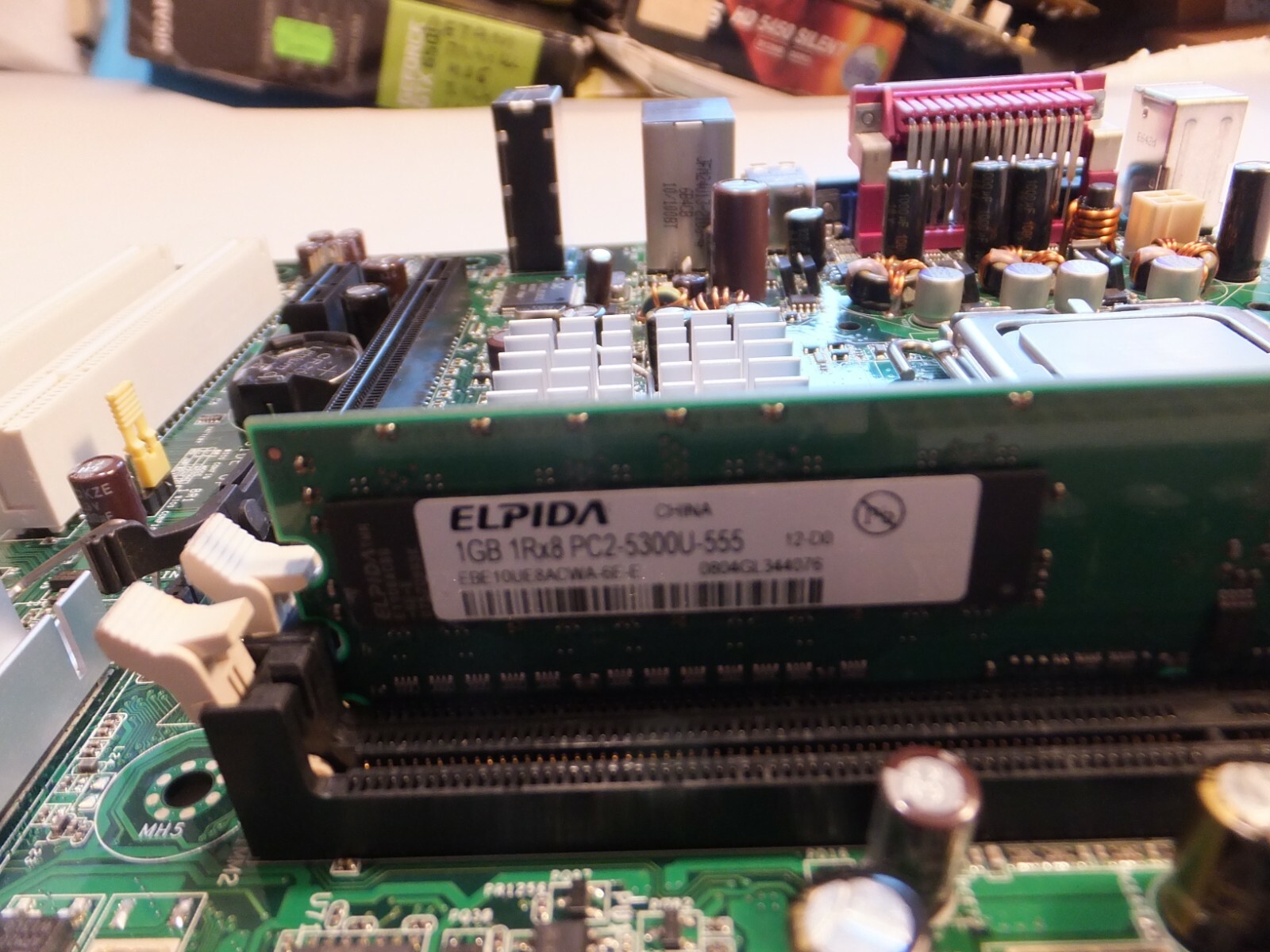 Intel D102GGC2, LGA775 Socket (BLKD102GGC2L) Motherboard | Compra ...