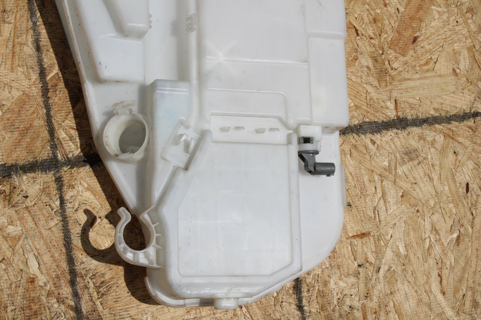 Windshield Water Fluid Tank Resrvoir Container OEM BMW F10 528i 535i ...