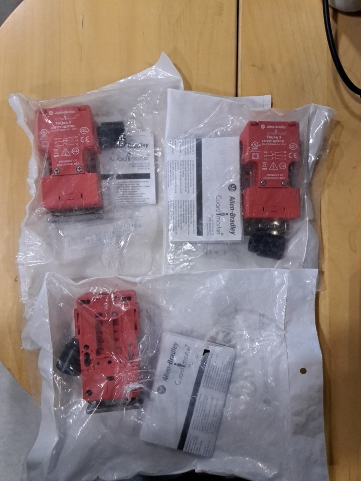 Allen Bradley 440K-T11202 Trojan 5 Tongue Interlock | eBay