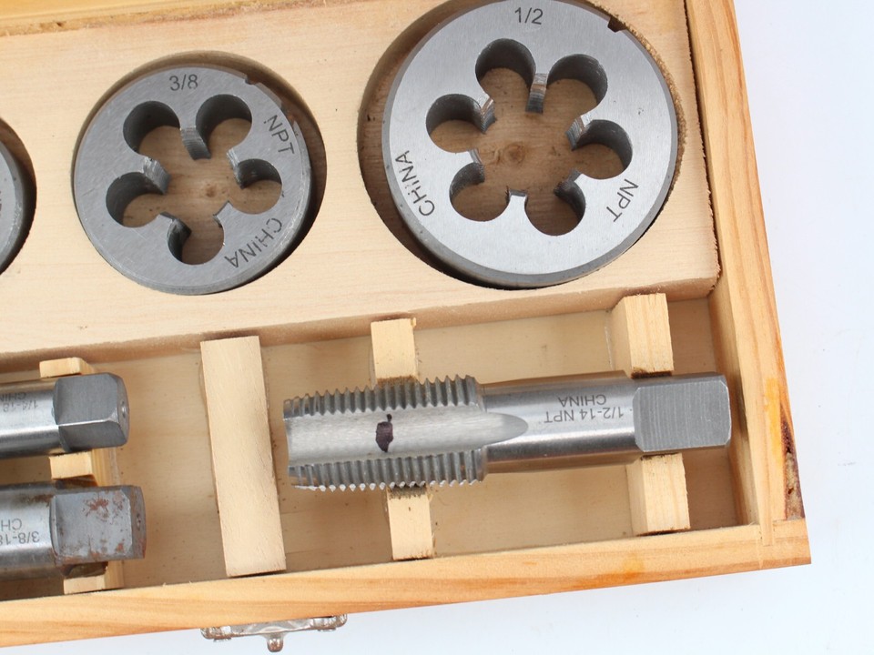 6-Piece Pipe TAP and DIE Carbon Alloy SET w/ Wood Case #91395 Harbor ...
