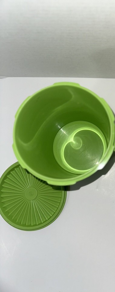 Tupperware Servalier Canister, Lime Green, 811-5-Great condition ...