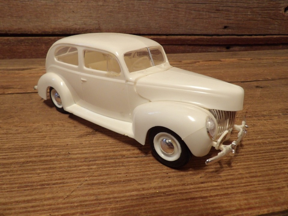 Vintage 1940's FORD Sedan Car Model Kit - JUNKYARD PARTS! | eBay