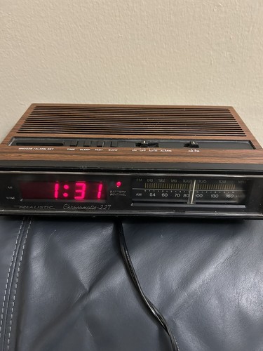 Vintage Alarm Clock Radio Realistic Chronomatic 227 AM/FM Radio Shack ...