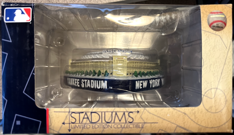 New York Yankees Forever Collectibles 3D Replica Of Yankee Stadium New ...